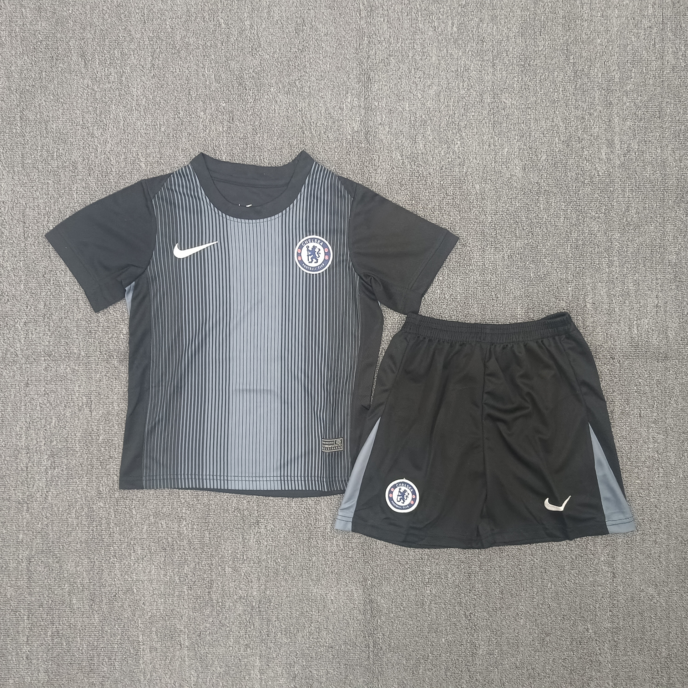 Chelsea FC Kids Goalkeeper Kit 2025-26 – kitify